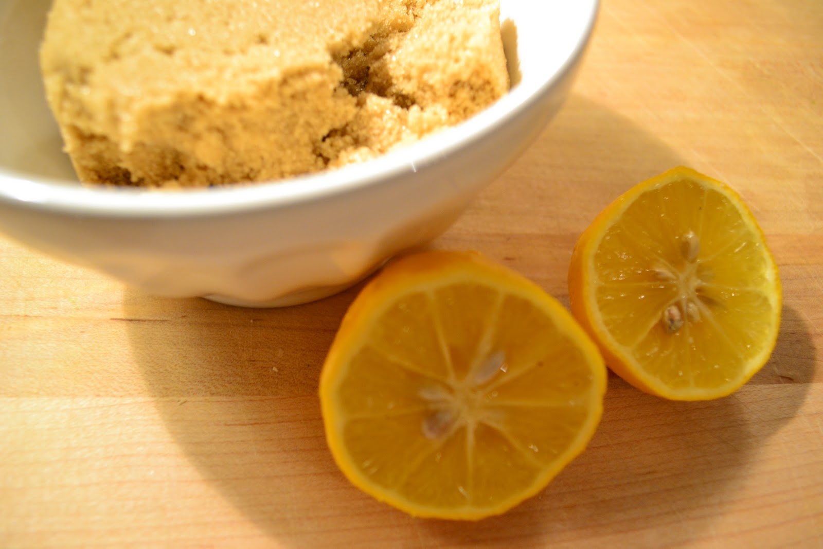 ELLA MODERN: DIY:: Strawberry Brown Sugar Body Scrub