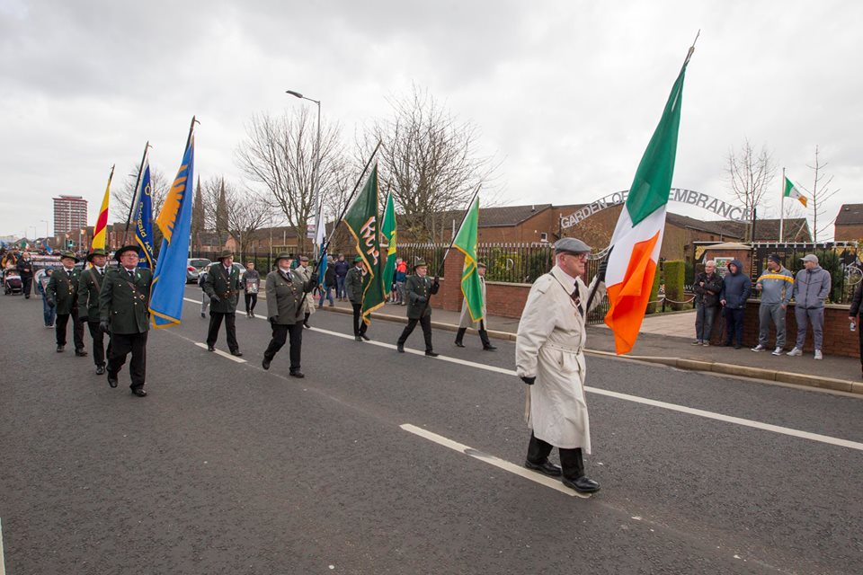 El norte de Irlanda: Conmemoración de Pascua de Saoradh en Belfast