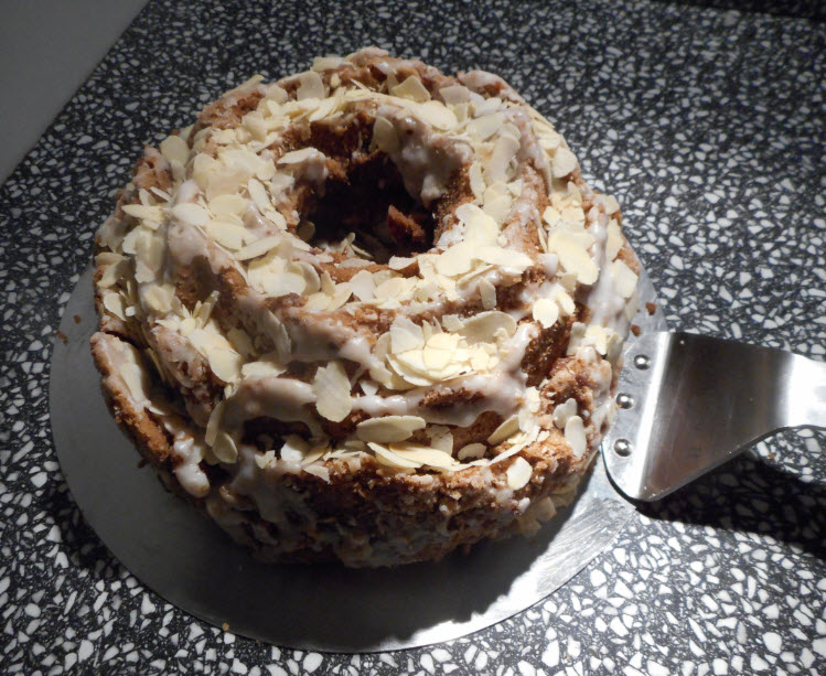 Hazelnut turban with apples recipe