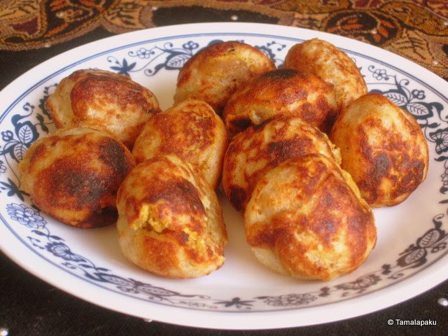 Low Fat Boorelu ~ Low Fat Sweet Dumplings ~ Tamalapaku