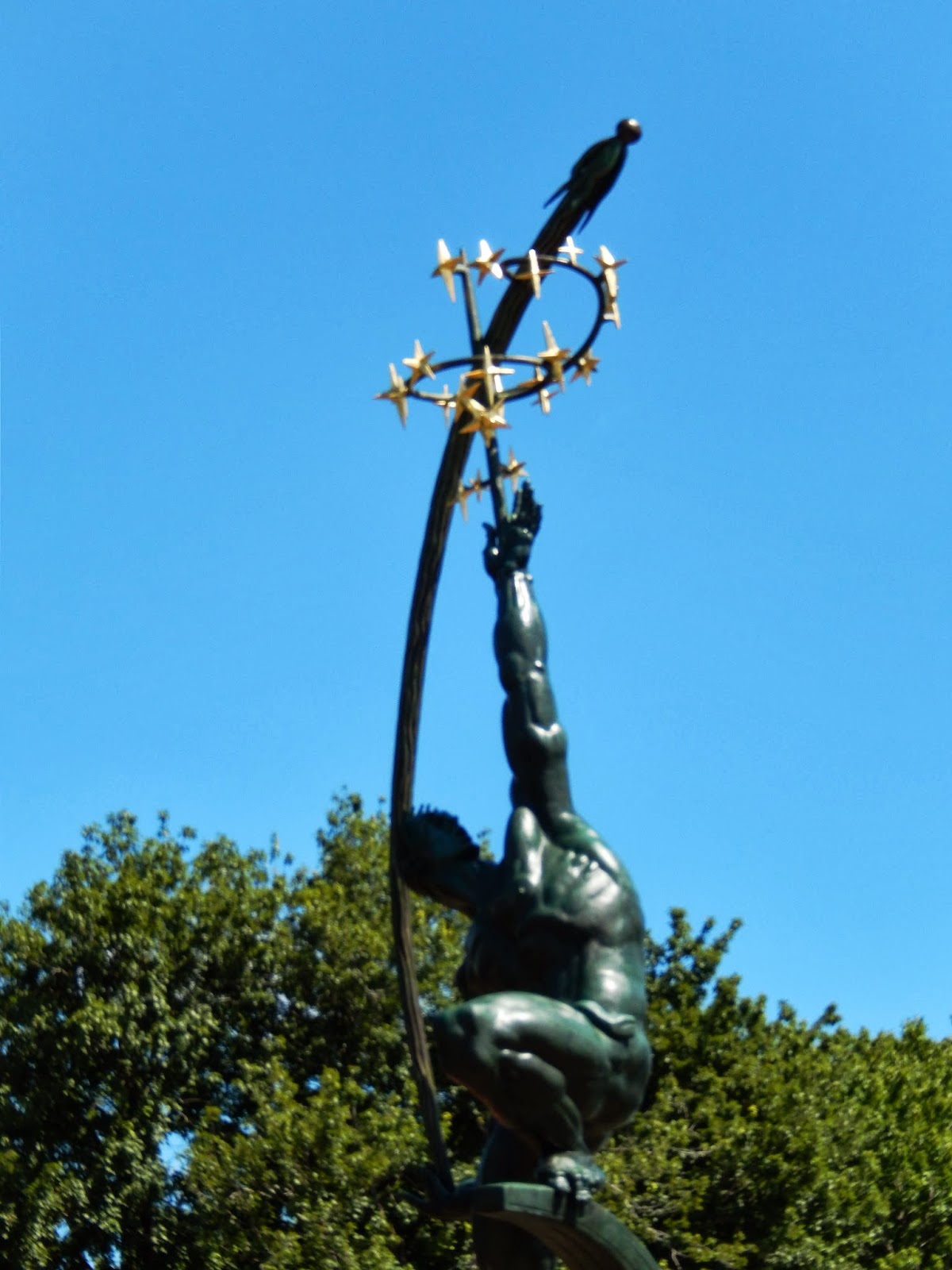 BigAppleAnnex.com: NYC Photoblog: Rocket Thrower Sculpture at Corona ...