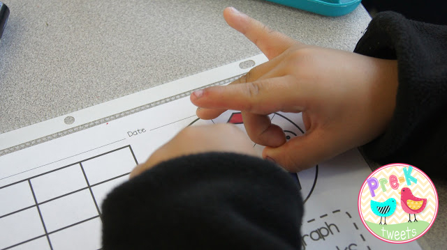 Pre-K Tweets: Learning Centers Blog Hop Series: Math & Manipulatives Center