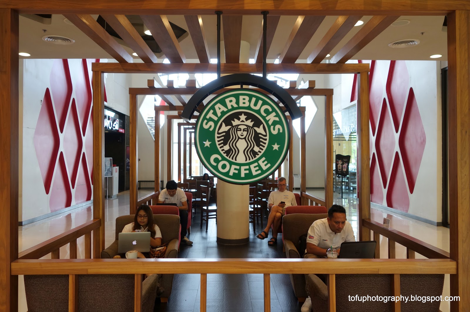 Tofu Photography: A Starbucks coffee shop in a shopping centre in ...