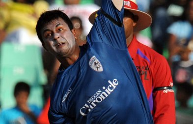 Pragyan Ojha to play for Mumbai Indians in IPL5