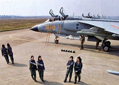 Foto-Foto Pilot Wanita Cantik Pesawat Tempur AU Cina | Absoluterevo's Blog