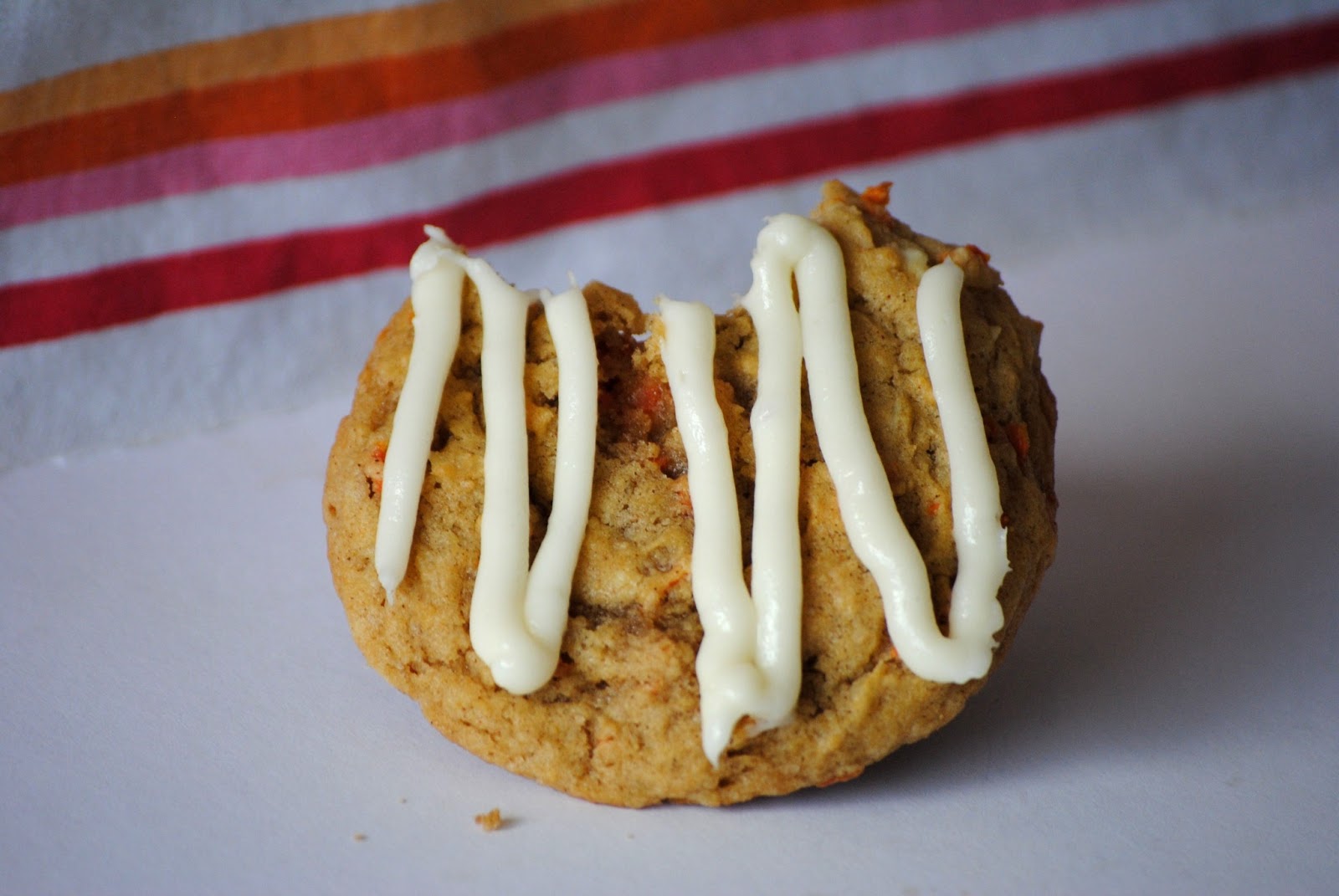 The Farm Girl Recipes: Carrot Cake Cookies