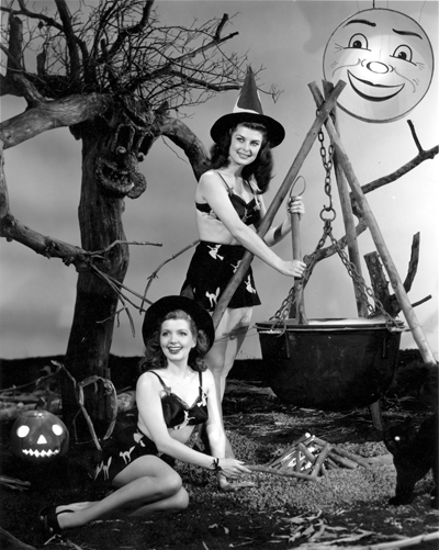 Retro Kitten Vintage Halloween Pin Up Girls