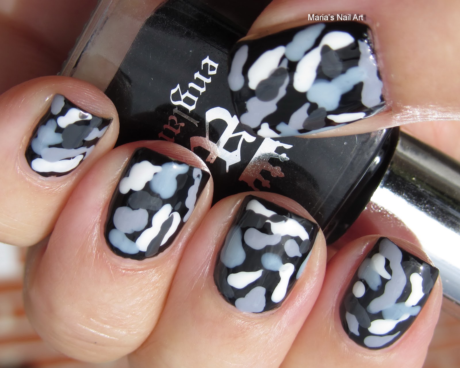 Marias Nail Art and Polish Blog: Hiding in the Greyscale