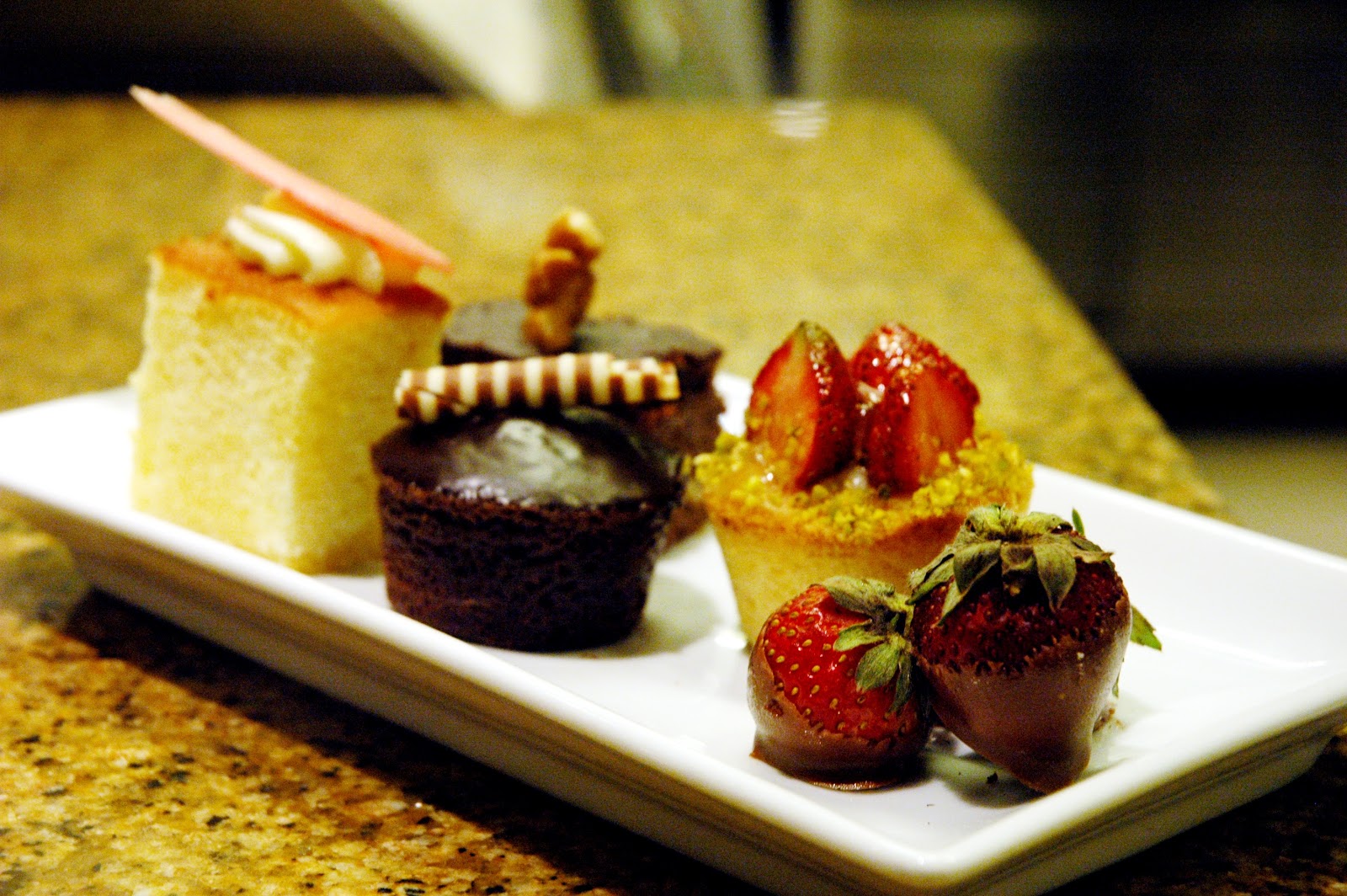 DUDE FOR FOOD: Desserts at Hyatt's Market Cafe