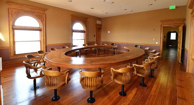 Thinking About Juries: The Significance of Table Shape in Jury ...