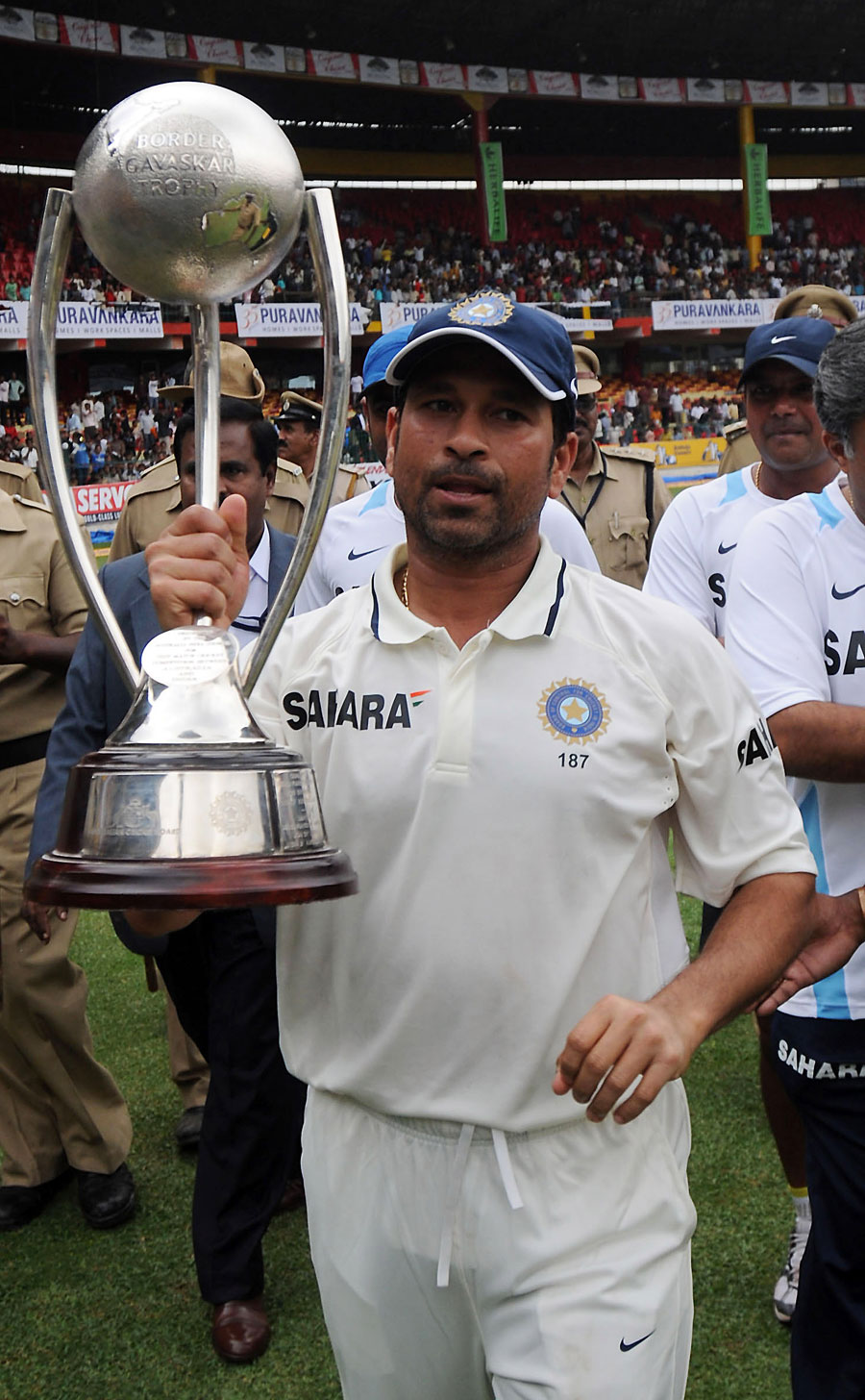 OMGSACHIN: Photos: Sachin Tendulkar Awards And Trophies