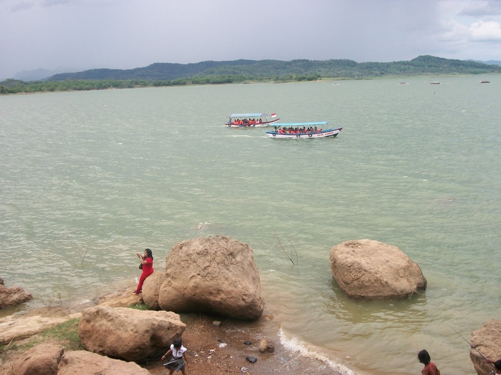 Tempat Wisata Waduk Gajah Mungkur di Wonogiri. | Bendungan Waduk di ...