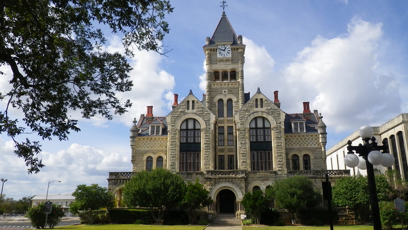 Texas Courthouse Tour: 1 year anniversary trip: cuero -> floresville 11 ...
