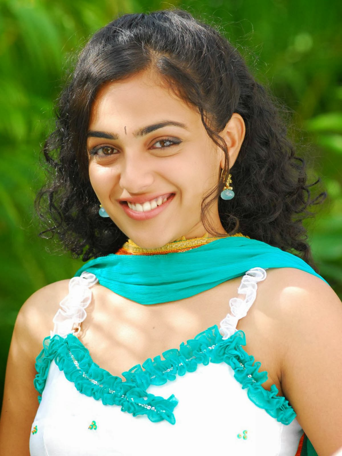 Nitya Menon hot stills - HIGH RESOLUTION PICTURES