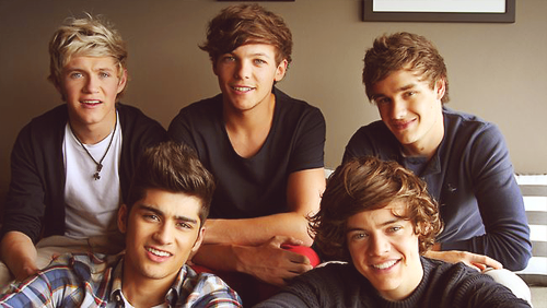 4-ever 1Direction: Capítulo de iCarly con One Direction en español latino.