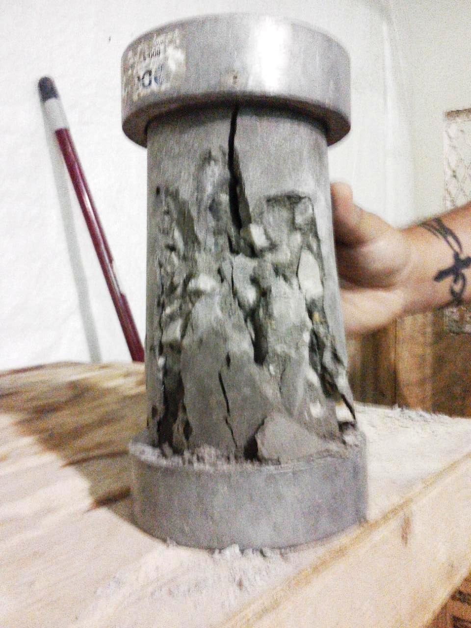 AU Outdoor Demonstration Lab: Concrete Cylinder Break