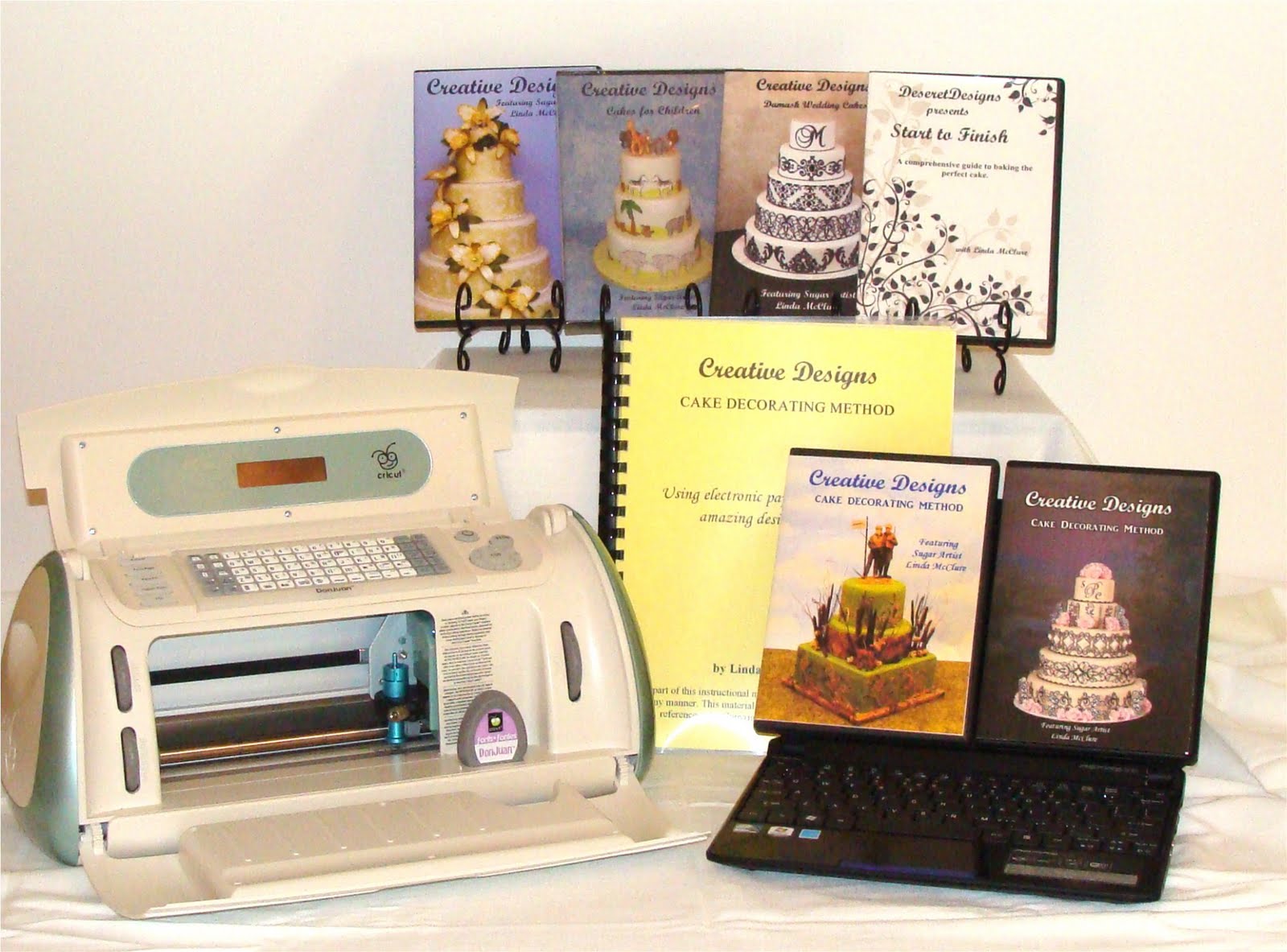 Creative Designs For Cakes: Great Deal on Cake Decorating Package