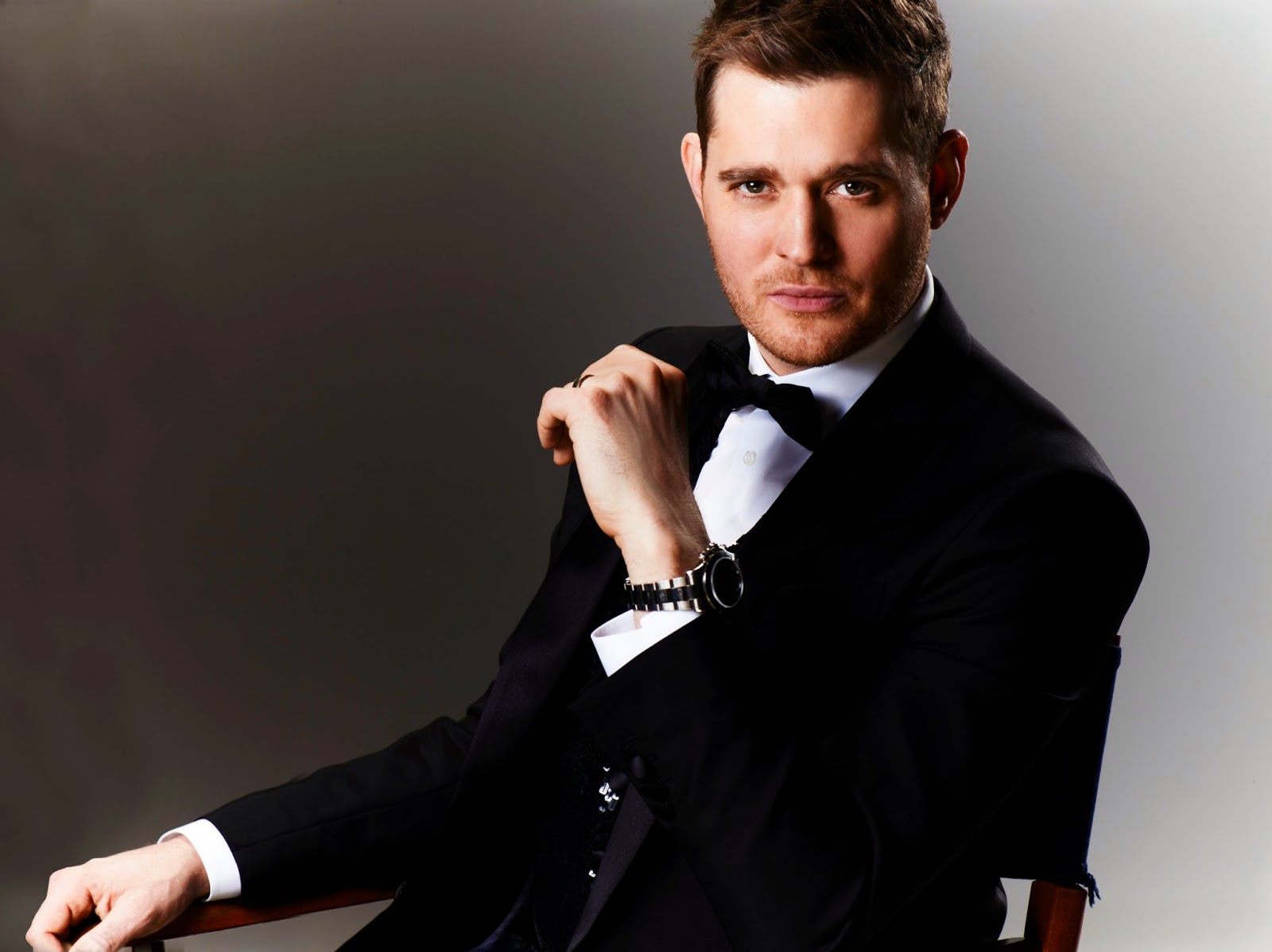 [INCREÍBLE] Michael Buble canta el coro de “Eyes, Nose, Lips” de Taeyang