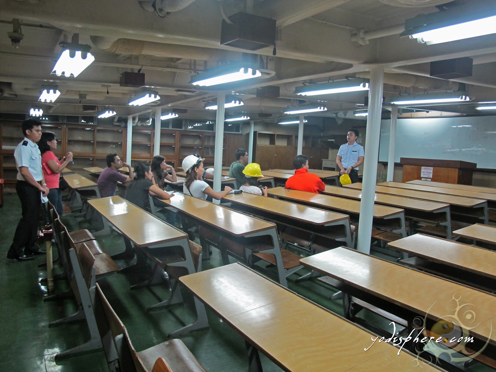 A Quick Glimpse of the Life at Sea - yodisphere.com