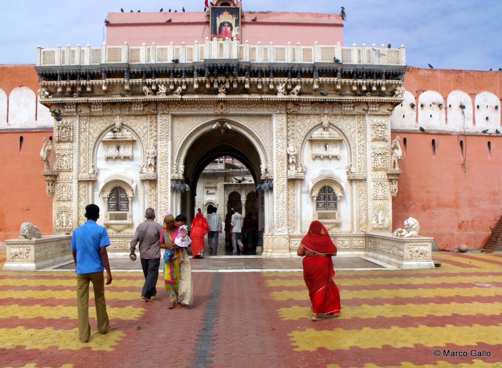Vivir viajando: Templo de las ratas, Karni Mata. Deshnok. Rajasthan. India.