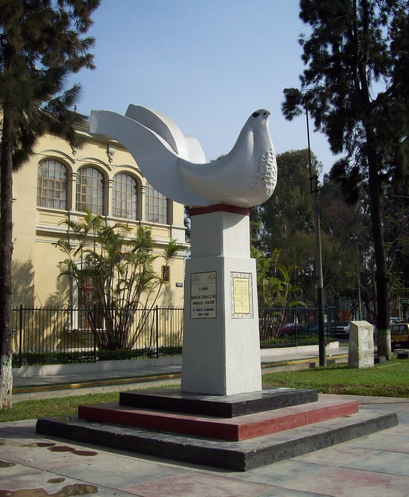 Domo Chamal : Victor Delfín, visitando su casa- galería