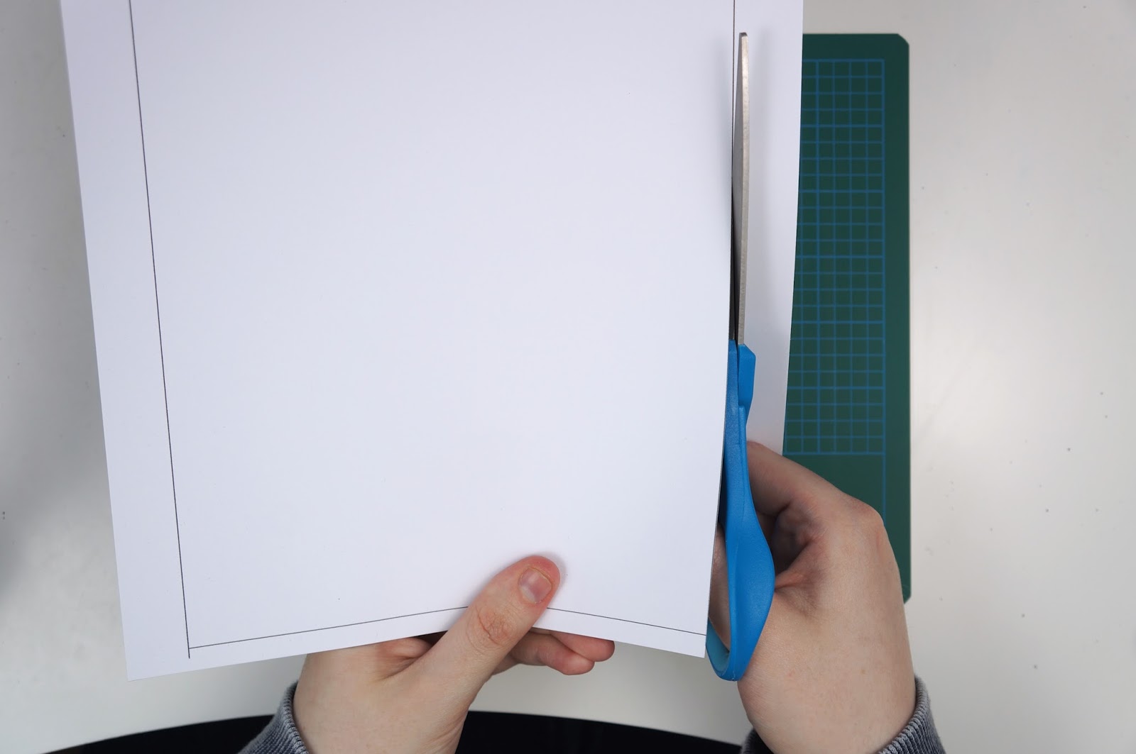 Otaku Crafts: Silhouette Cylinder Papercraft Lights