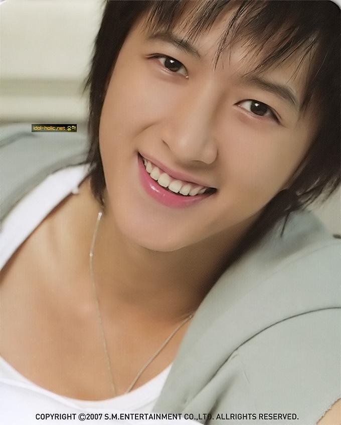 Han Geng Smile Super Junior Wallpaper | Take Wallpaper