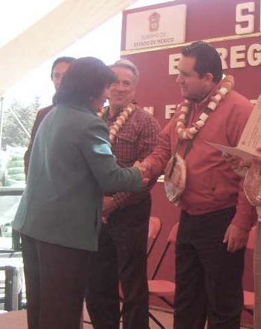 Edoméx en línea: Rogelio Tinoco encabeza entrega de mobiliario a ...