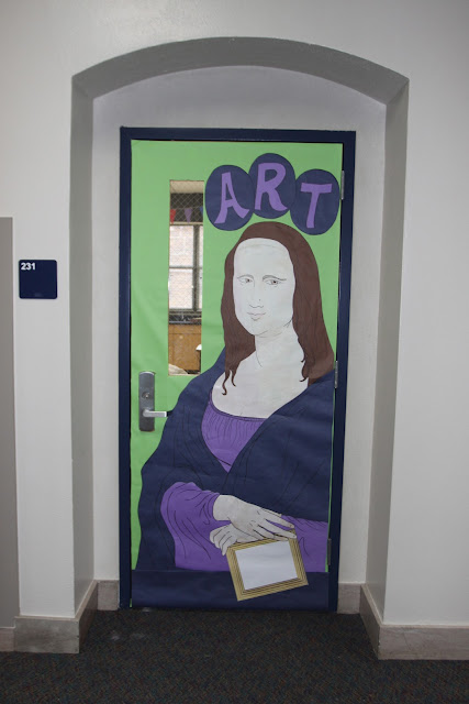 In Art Class: First Week Down, Classroom tour