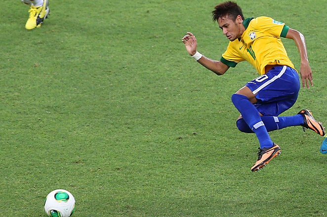 Neymar Run Off the Ball Wallpaper | Take Wallpaper
