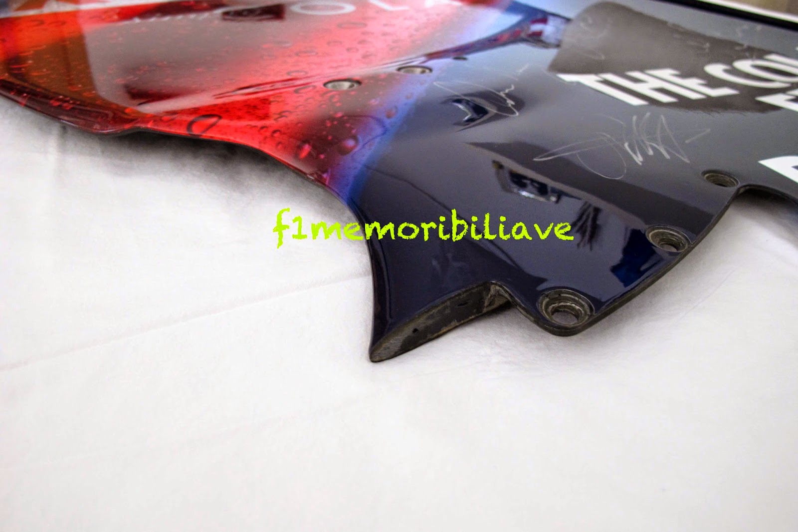 Formula 1 Memoribilia: New arrival... Red Bull Racing RB5 Rear Wing End ...