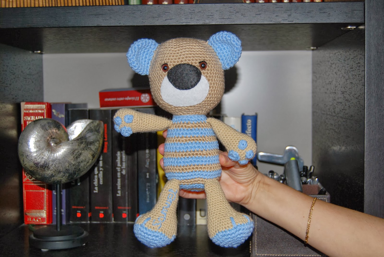 Con mis manos: OSITO AZUL CON NOMBRE PERSONALIZADO