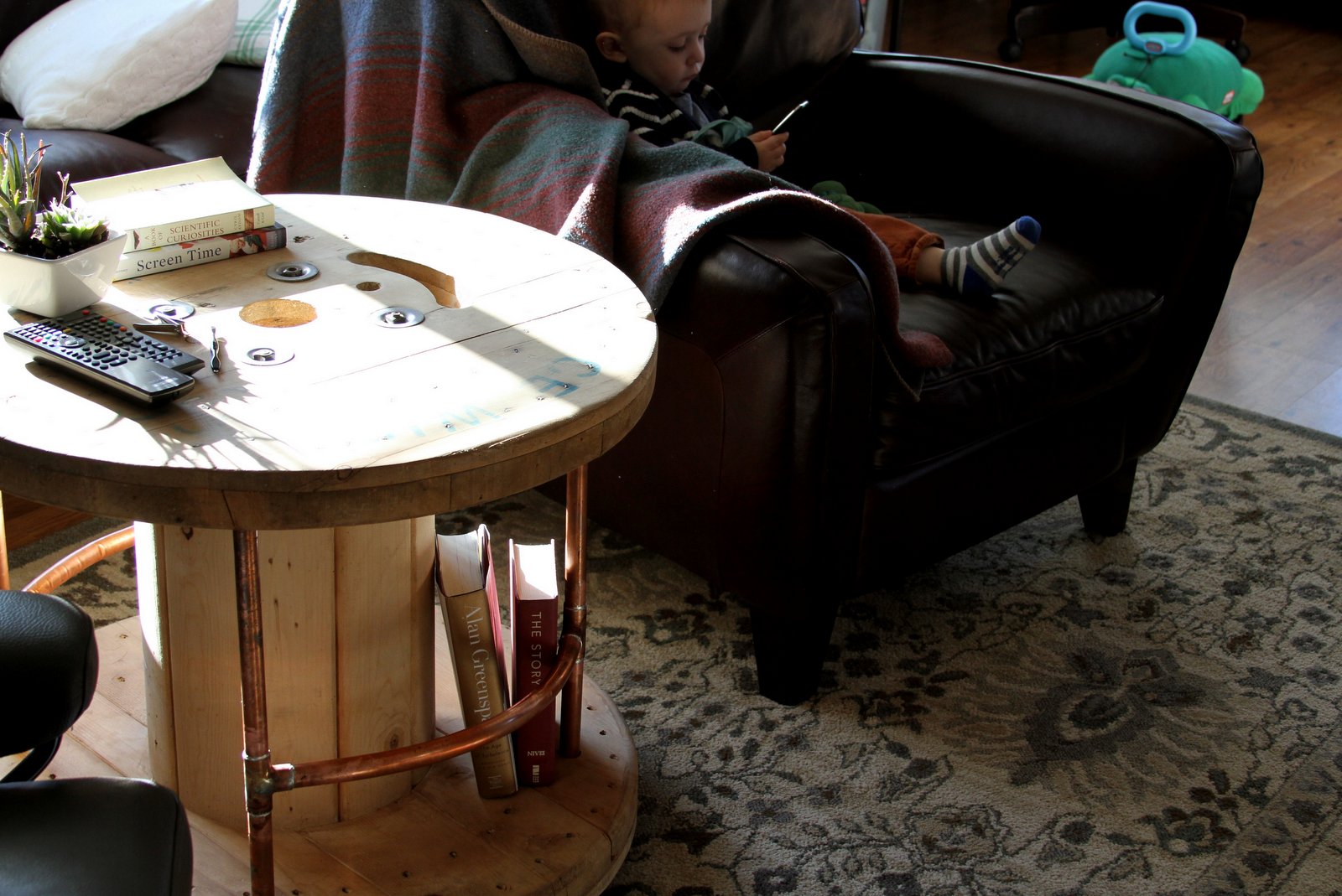Life Alaskan Style: DIY distressed wooden cable reel end table