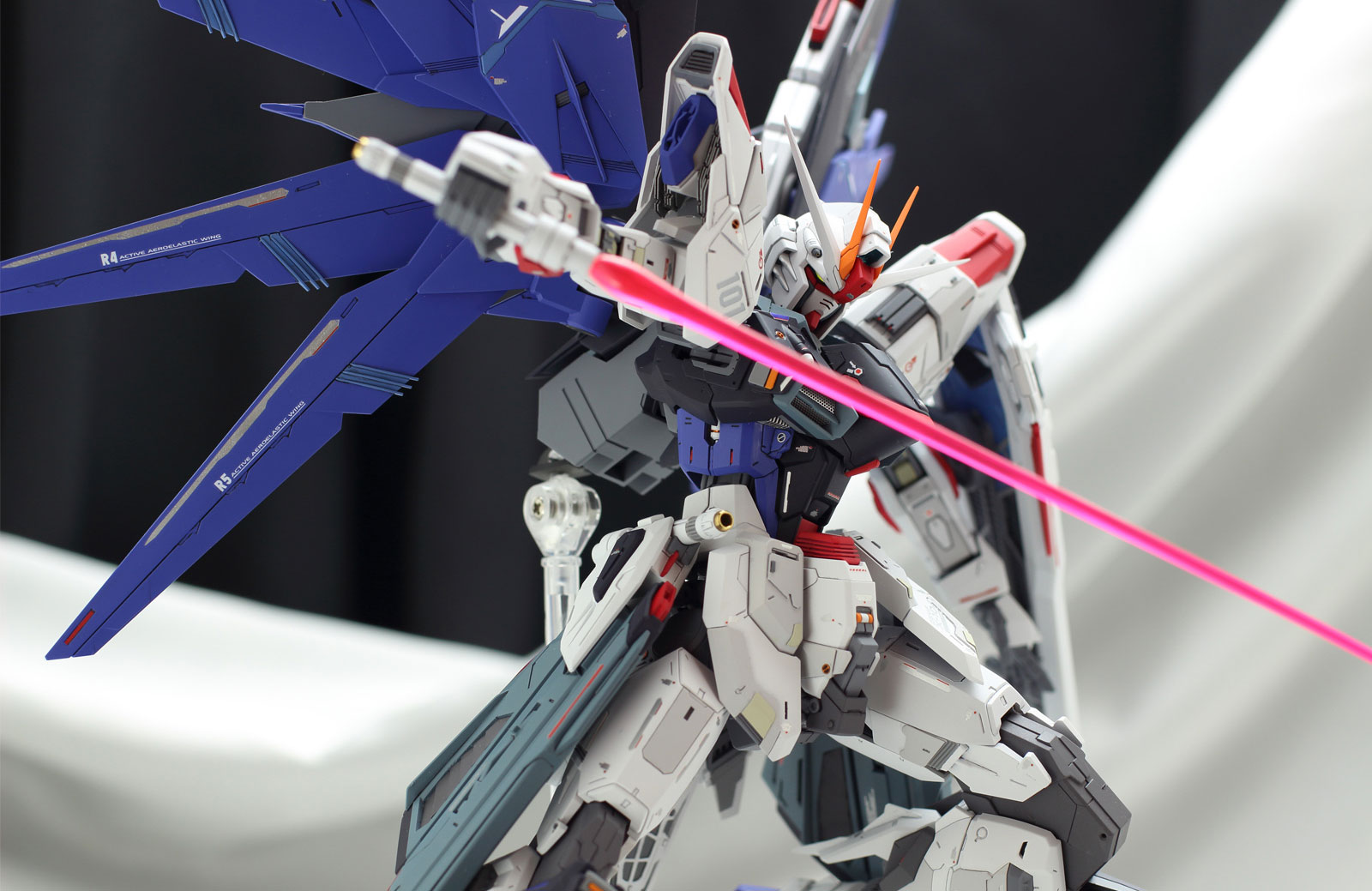 Custom Build: MG 1/100 Freedom Gundam Ver. 2.0 [Detailed]