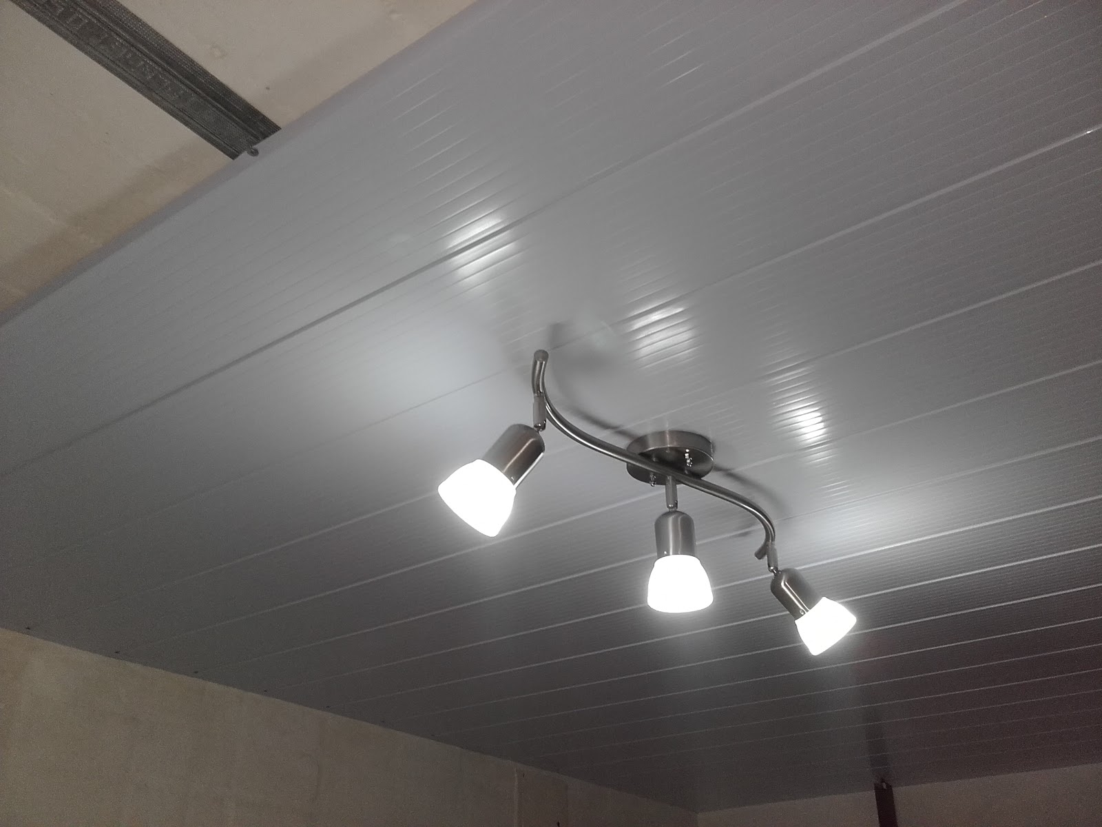 Cielorrasos en PVC - Uruguay: Nuevo diseño de tabla de PVC blanco para ...