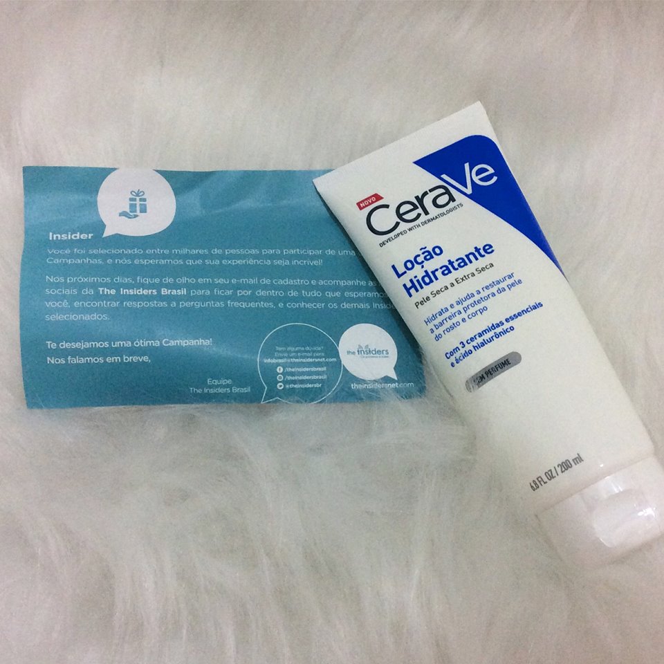 Loção hidratante CeraVe.
