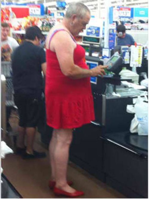 25 Hilarious Photos Of Some Crazy People Shopping At Wal Mart Qqriq