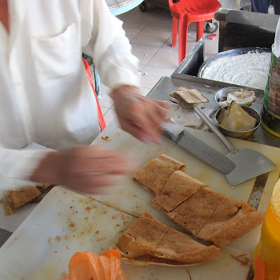 Min Chang Kueh 面煎馃 Apam Balik @ Nam Wee Coffee Shop in Batu Pahat ...