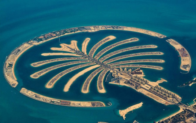 Palm Jumeirah ~ Travelling Around the World