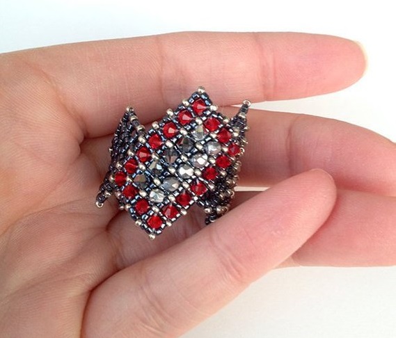 Geometric Beadwork Tutorials by ZiaLolaBeadsIt / The Beading Gem