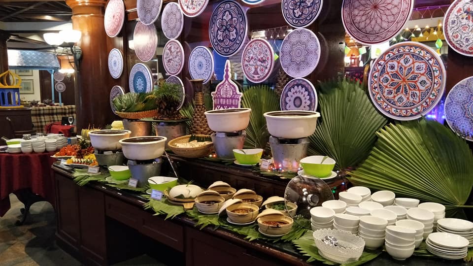 MERIAHNYA 'BUFET ALA BAZAR 28 HARI' DI PULAI SPRINGS RESORT