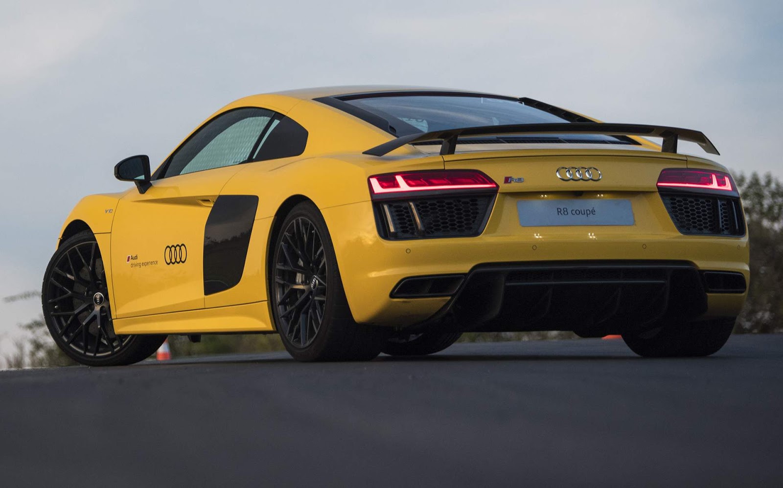 Audi R8 V10 Plus 2018: preço, fotos e detalhes - Brasil