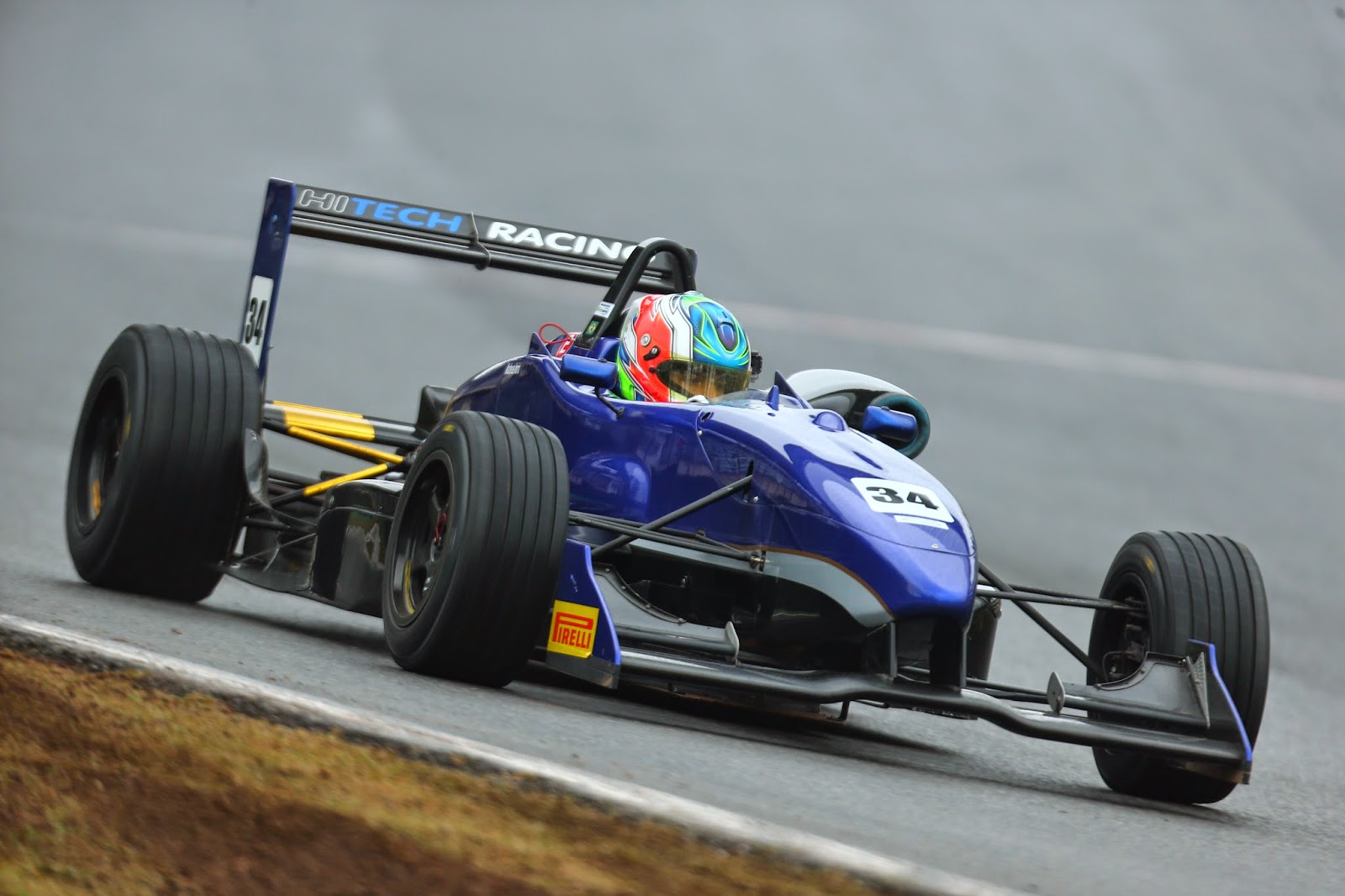 Rogério Lima 23 モータースポーツ: Hitech Racing corre em casa em desafio duplo ...