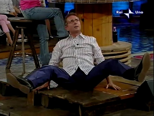 Affari Tuoi Sott'olio: I mitici pacchi ebbero inizio con Paolo Bonolis ...