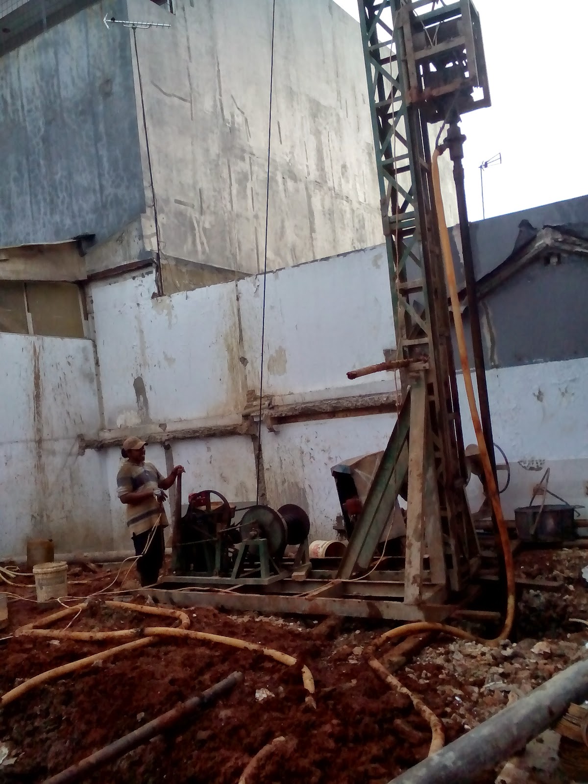 Bore Pile adalah salah satu jenis pondasi dari beberapa pondasi dalam ...