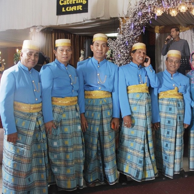 " SANGGAR NUSANTARA DOT COM " | Jakarta: SEWA BAJU ADAT BUGIS ...