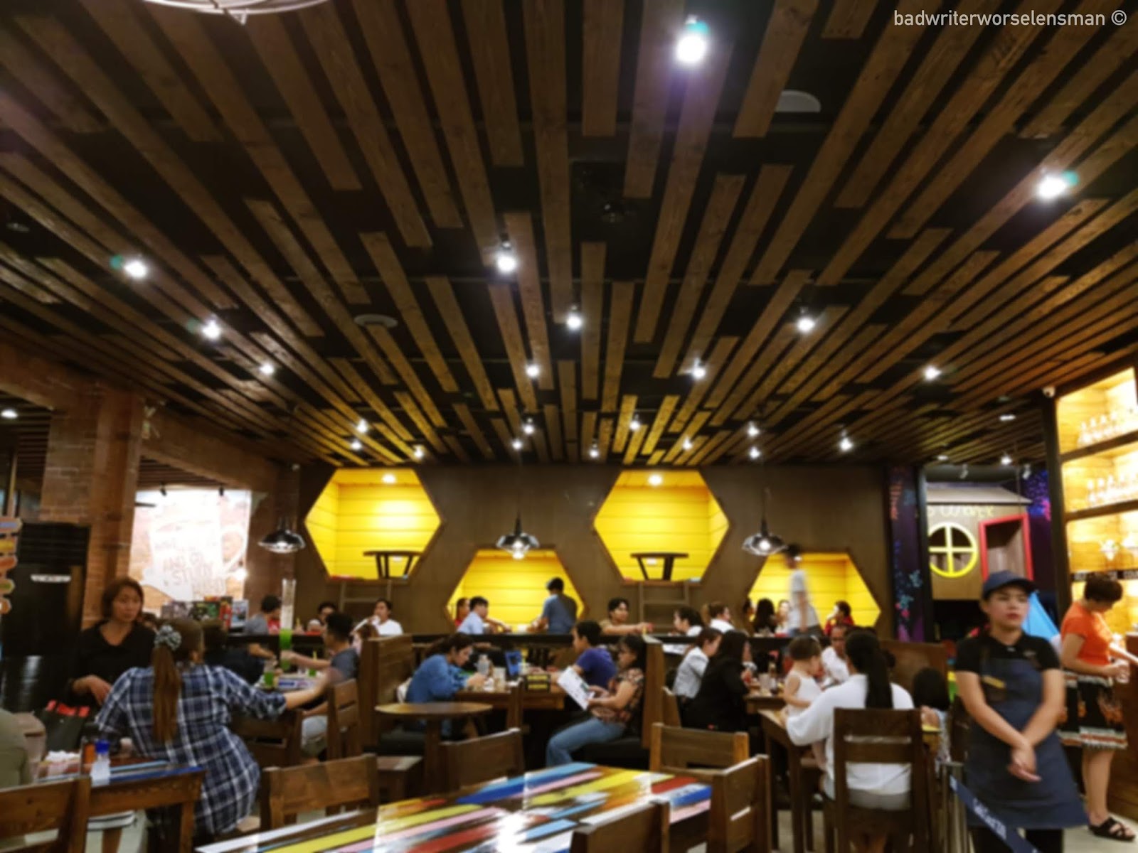 The Bad Writer Worse Lensman Project: Mad Cafe