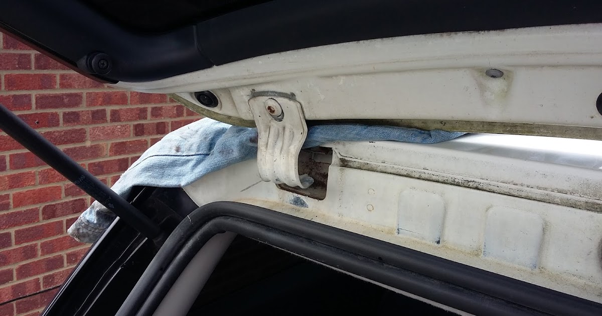 MINI tailgate hinge replacement
