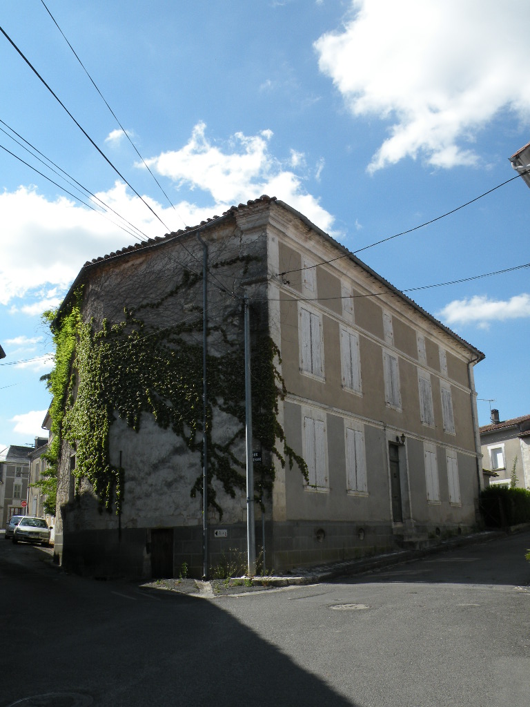 Balades dans les Charentes : Brossac et son église