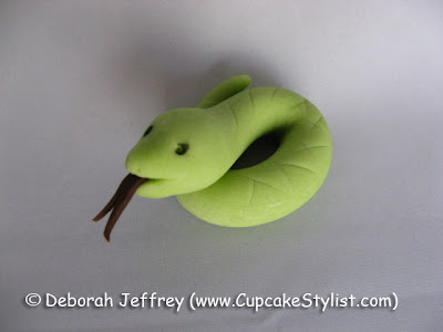 Cupcake Stylist: Fondant Alligator and Fondant Snake Cake and Cupcake ...
